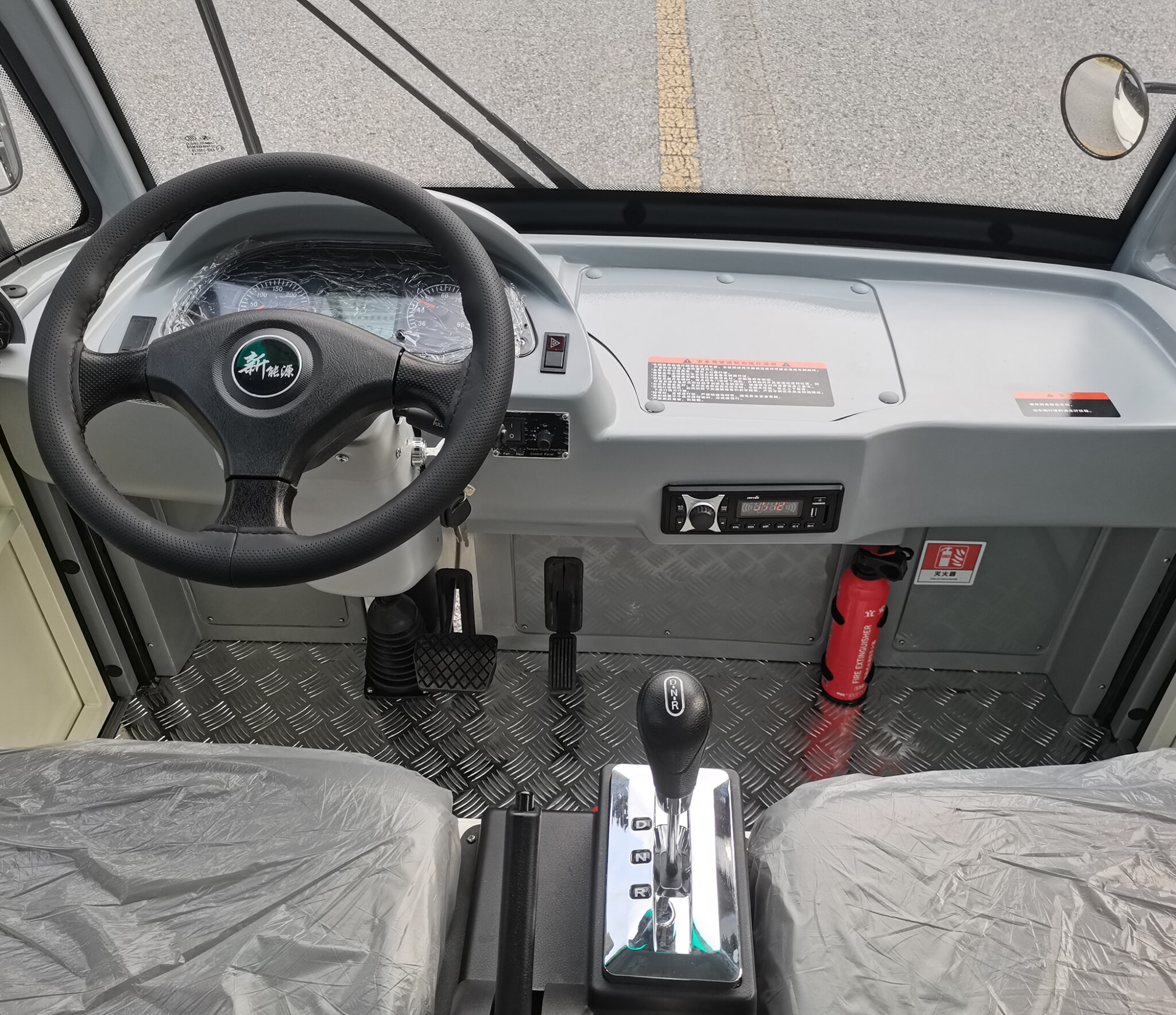 8 seater enclosed sightseeing car | BAK EV