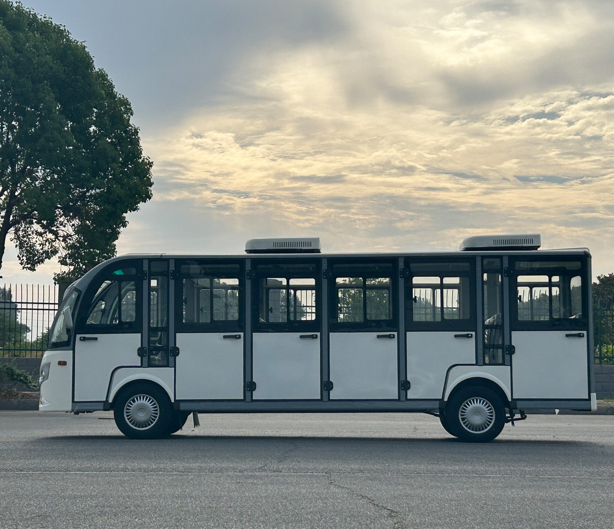 17 seater enclosed sightseeing car | BAK EV